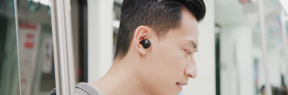 3 Best Noise Cancelling Earbuds For Flying In 2025